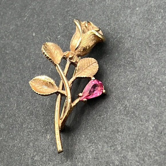 Avon | Jewelry | Vintage Avon Rhinestone Flower Brooch | Poshmark